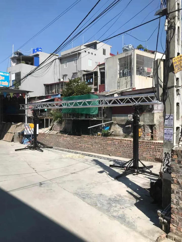 Iron Modular Adjustable Legs Truss Display Stand for Stage Lighting ...