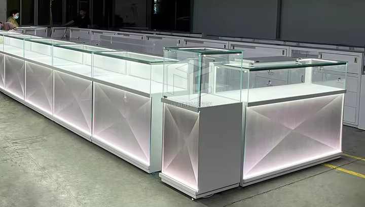 Creative Pink Jewellery Watch Shop Counter - Modern Design