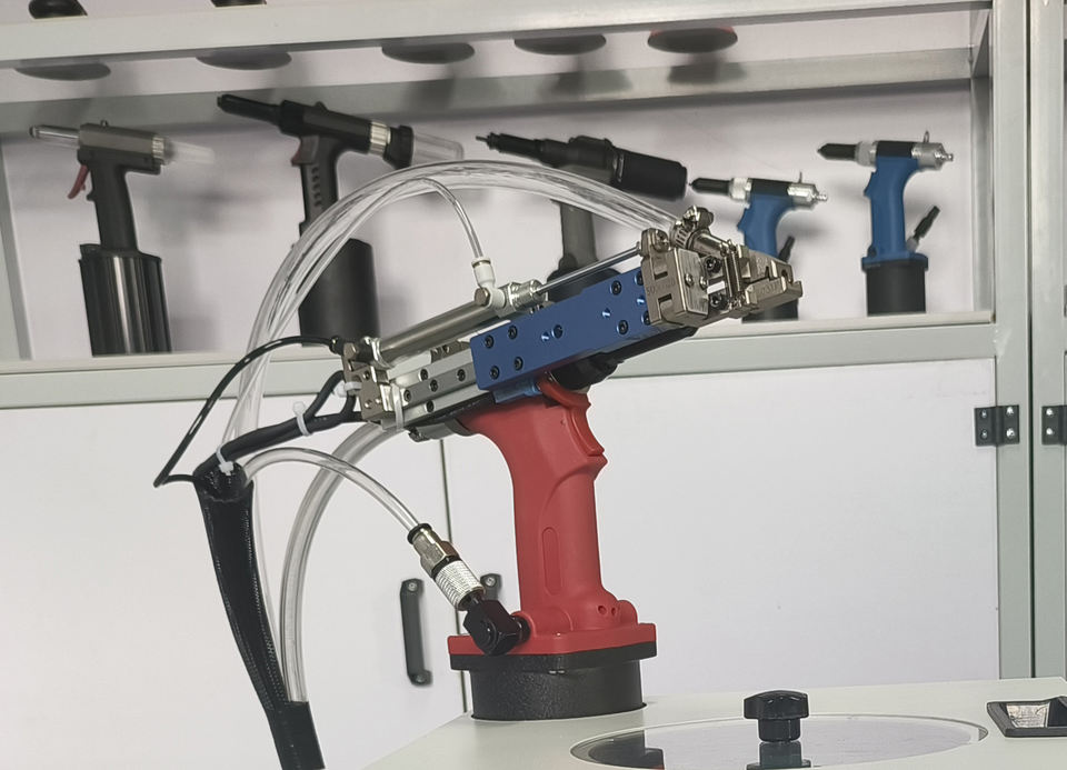 Industrial-Grade Automatic Blind Rivet Feeder and Riveting Equipment ...