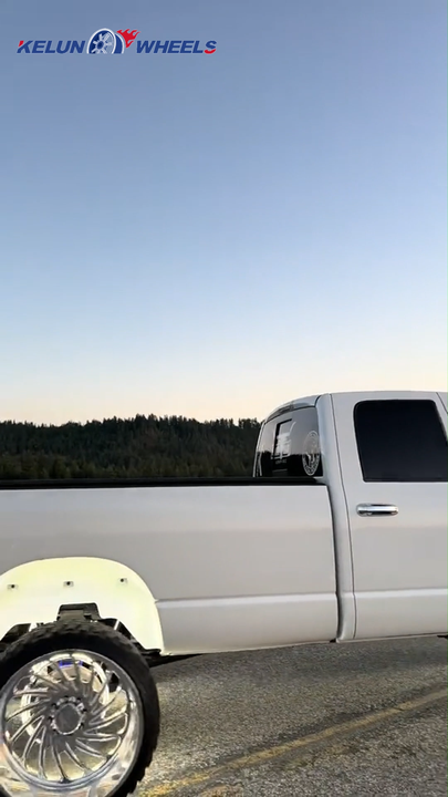 Customized 4x4 Single Wheels - 30 Inch Forgiato Dually