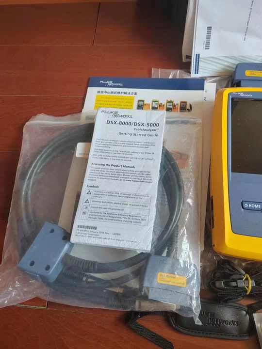 Fluke DSX2-5000 Network Cable Analyzer - 1 Ghz Signal Generator