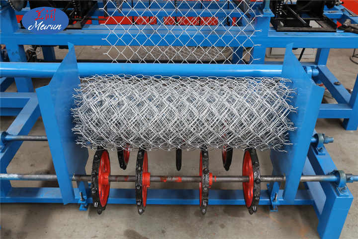 Factory Price Sale Cyclone Fence Mesh Machine/Chain Link Fence Making ...