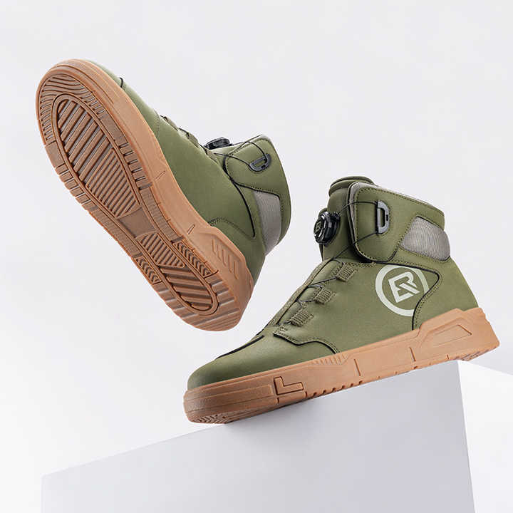 Best Selling High Neck Sports Shoes for Men - Volcom Style
