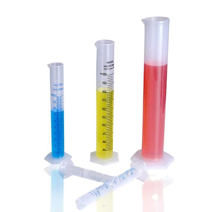 Laboratory Measuring Cylinder Plastic Graduated Cylinder Class with Spout