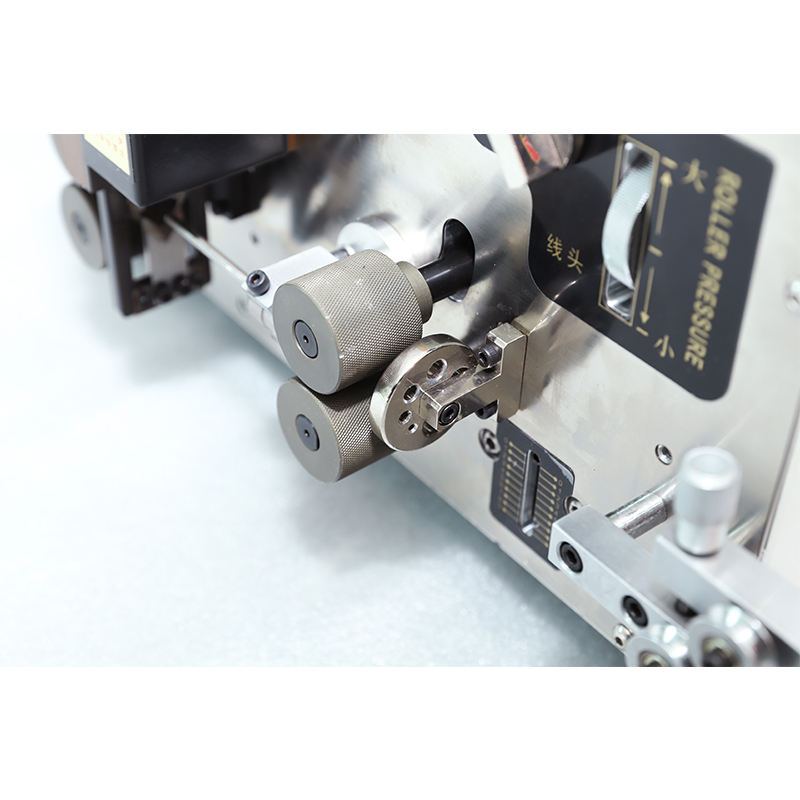 HC-515 Wire Gauge Range: 0.2-6.0mm2 Stripping & Cutting Machine