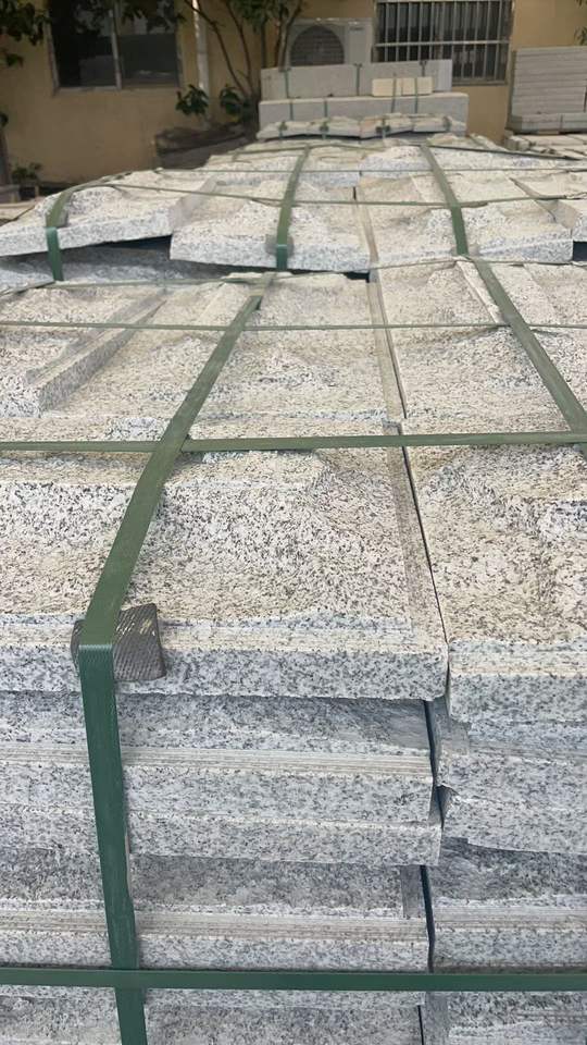Natural Grey Granite Boulders Modern Mushroom Finish Eco-Friendly ...