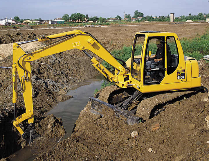 PC110 Economical Consumption Track Laying Digger Fuel Efficient Crawler ...