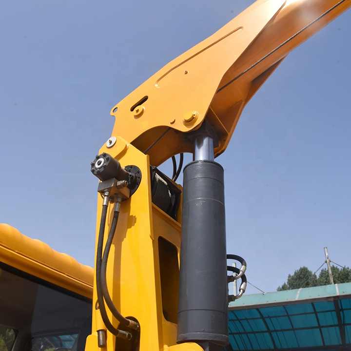 LUGONG 4 Ton Hydraulic Truck Mounted Crane for Sale