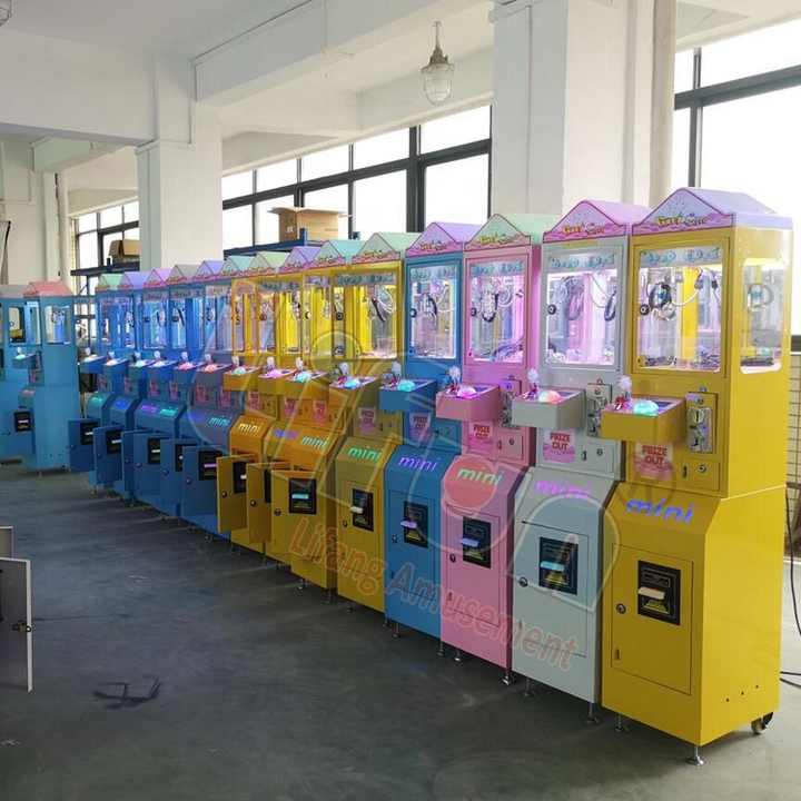 Wholesale Coin Operated Candy Arcade Game - Mini Claw Machine for Malaysia