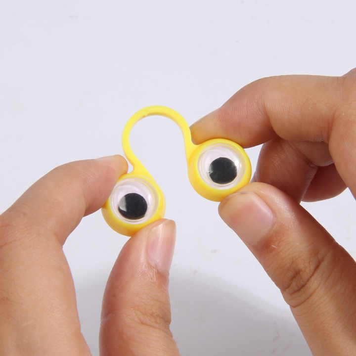 Wiggly Eyeball Finger Puppet Eye on Plastic Rings Eye Finger Puppets ...