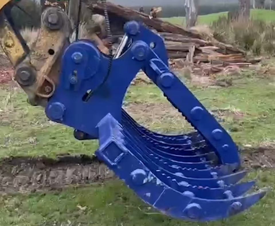 Hydraulic Rake with Thumb for Hitachi Excavator EX220, 2000 mm Wide ...