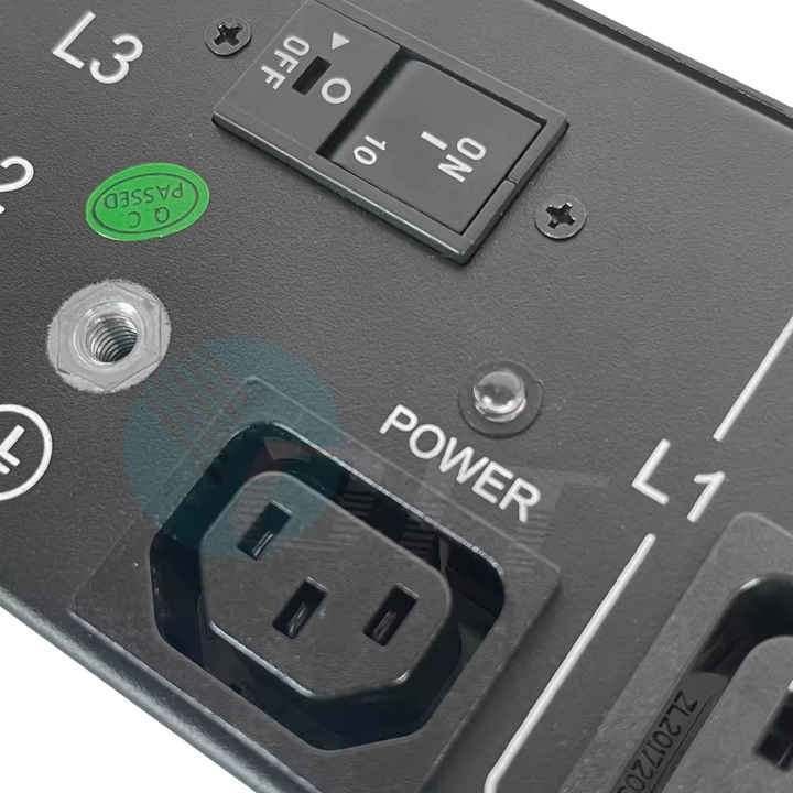 Intelligent 3-Phase 63A 125A Metered PDU with Circuit Breaker ...