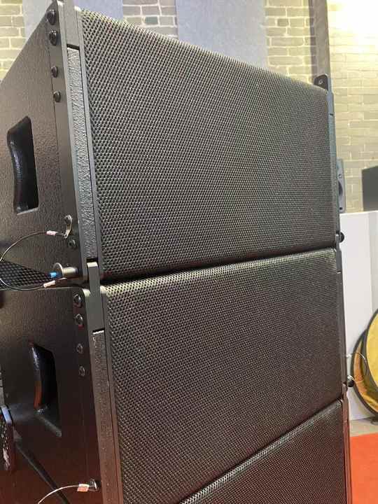 Chordio K2H Dual 12 Inch 3 Way Active Line Array Speakers