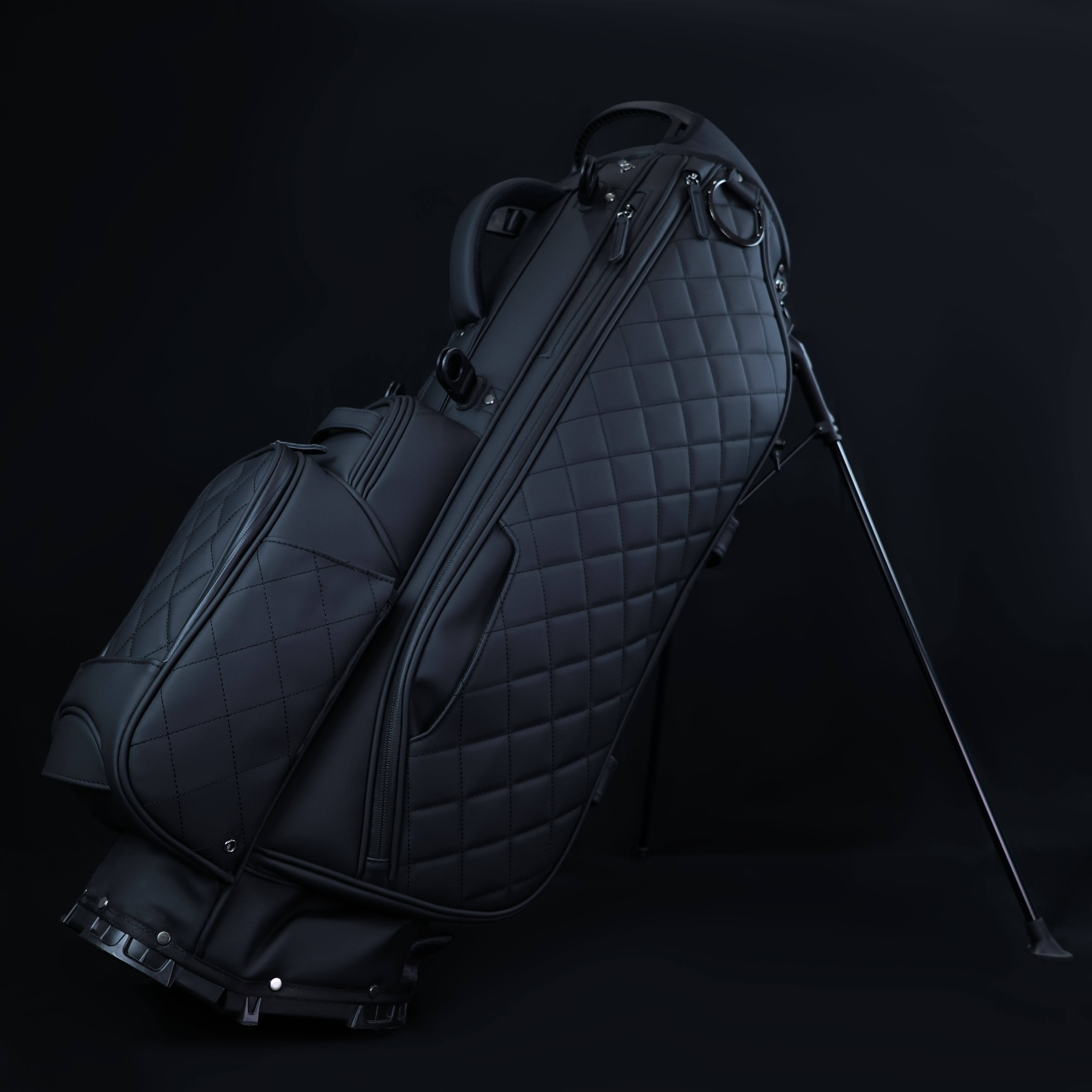 How to Choose the Best Golf Bag Black Leather: Buying Guide