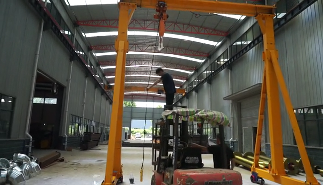 Adjustable Mobile Gantry Crane Small Gantry Crane Mobile Hanger ...