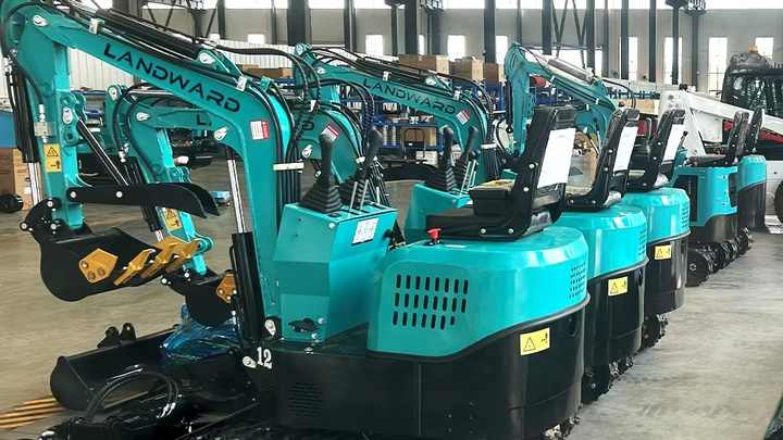 LANDWARD Electric Diesel Crawler Diggers - Efficient Excavation