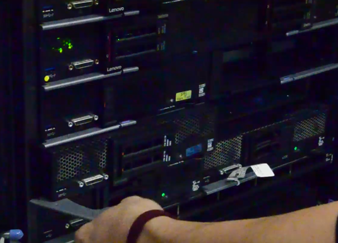 Thinksystem Sn550 V2 Blade Server Optimized For Virtualization,Performance,And Networking - Buy ...