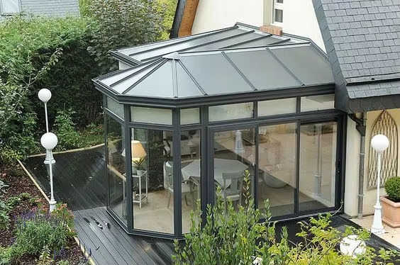 8x8 Movable Sunroom with Rooftop Deck - Durable & Stylish