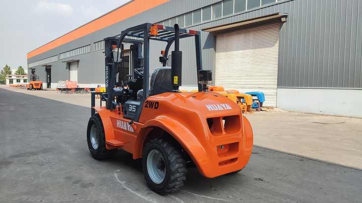 4x4 Diesel Forklifts - Ultimate Rough Terrain Performance