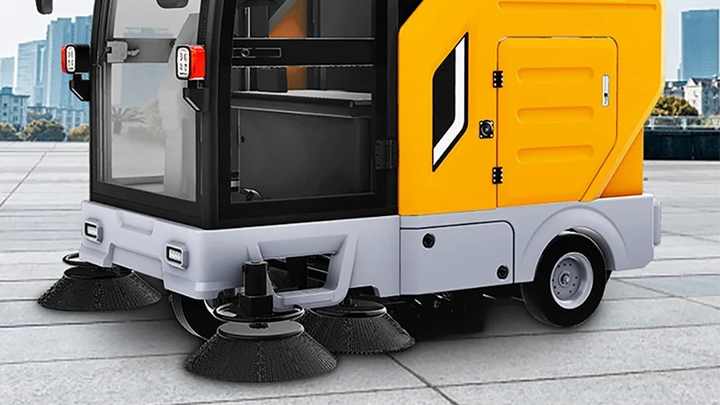Used Electric Ride-on Road Sweeper All-closed Cab Floor Sweeper Street ...