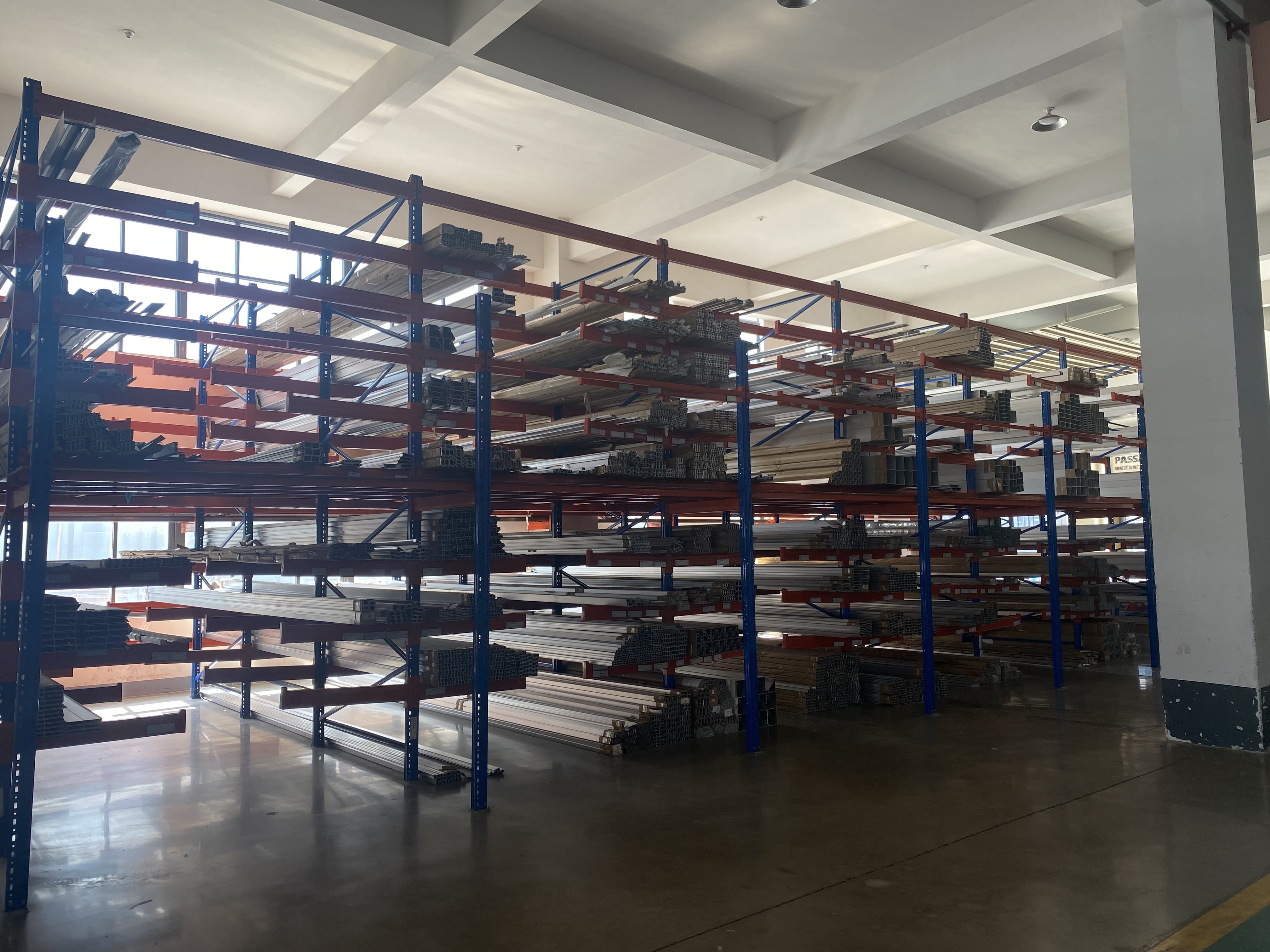 How to Choose Frameless Windows: A Complete Buying Guide