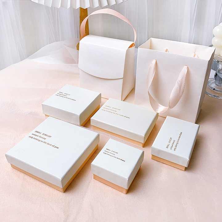 Wholesale Jewelry Packaging - Luxury Boxes & Custom Prints