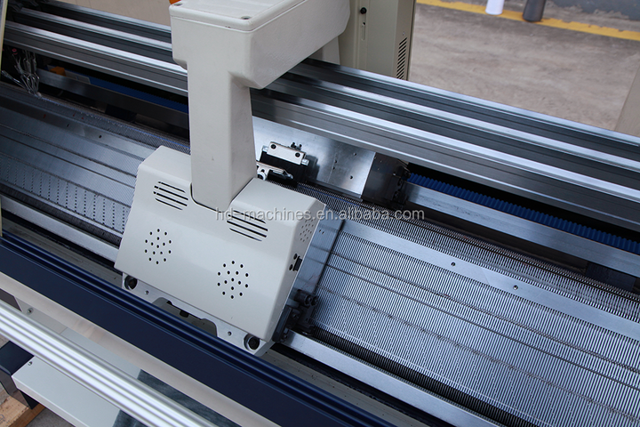 12 Gauge Computerized Flat Knitting Machine - Arrow Star