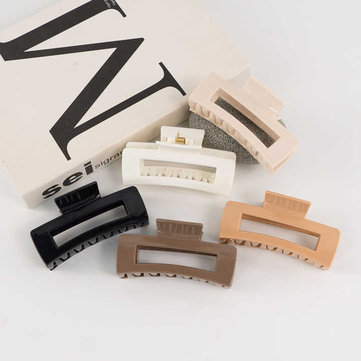 YIYI Fashionable and Hot Selling 10.3cm square Hollow Plastic Silicone ...