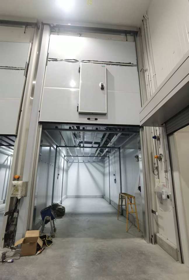 Vertical Lift Insulated Door with Man Machine Dual Access Wicket Gate ...