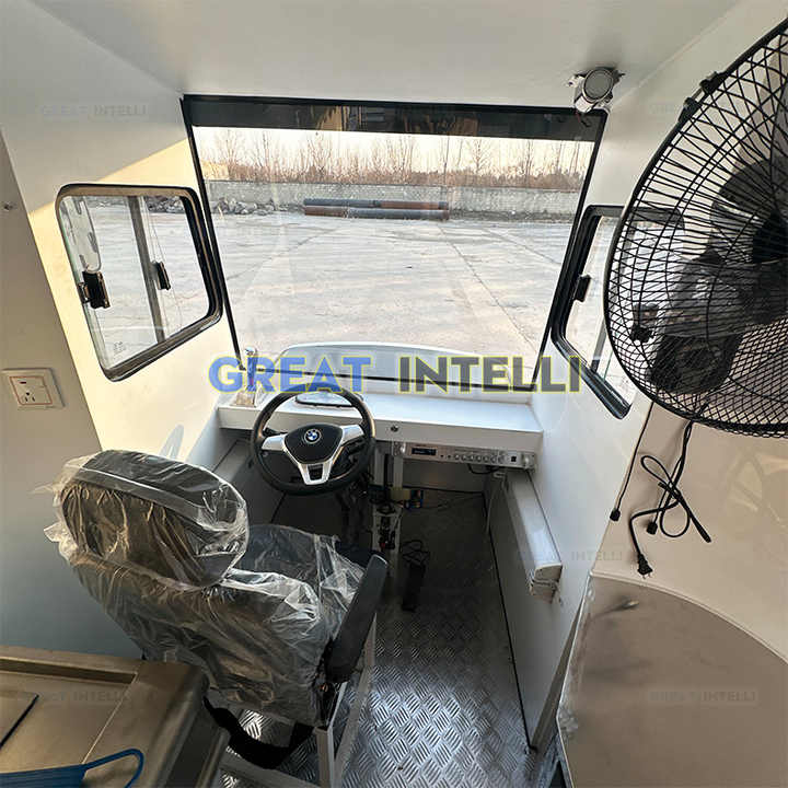 Drivable Food Truck - Outdoor Kitchen & Restaurant Car
