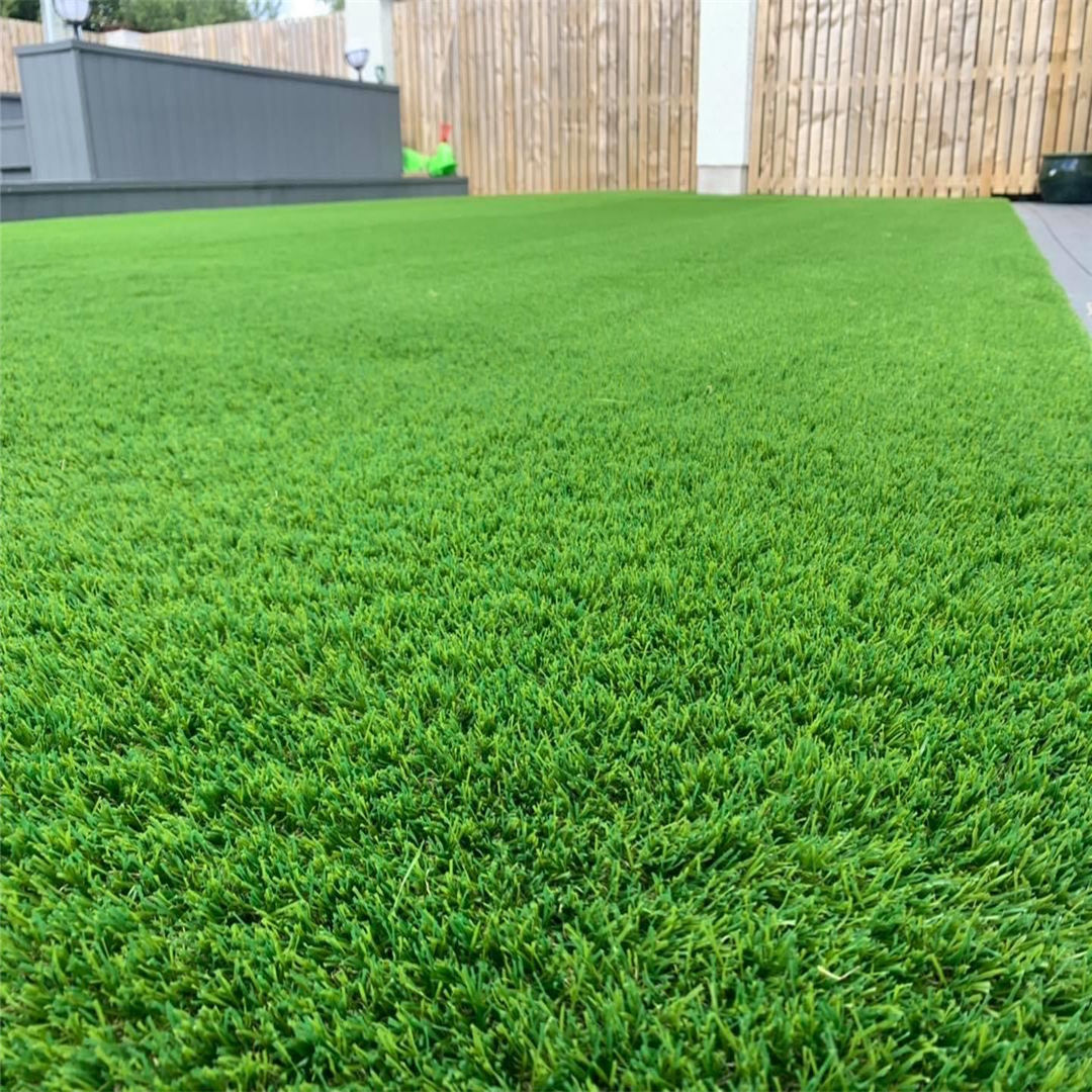 How to Choose Artificial Grass 10ft Wide: Expert Buying Guide