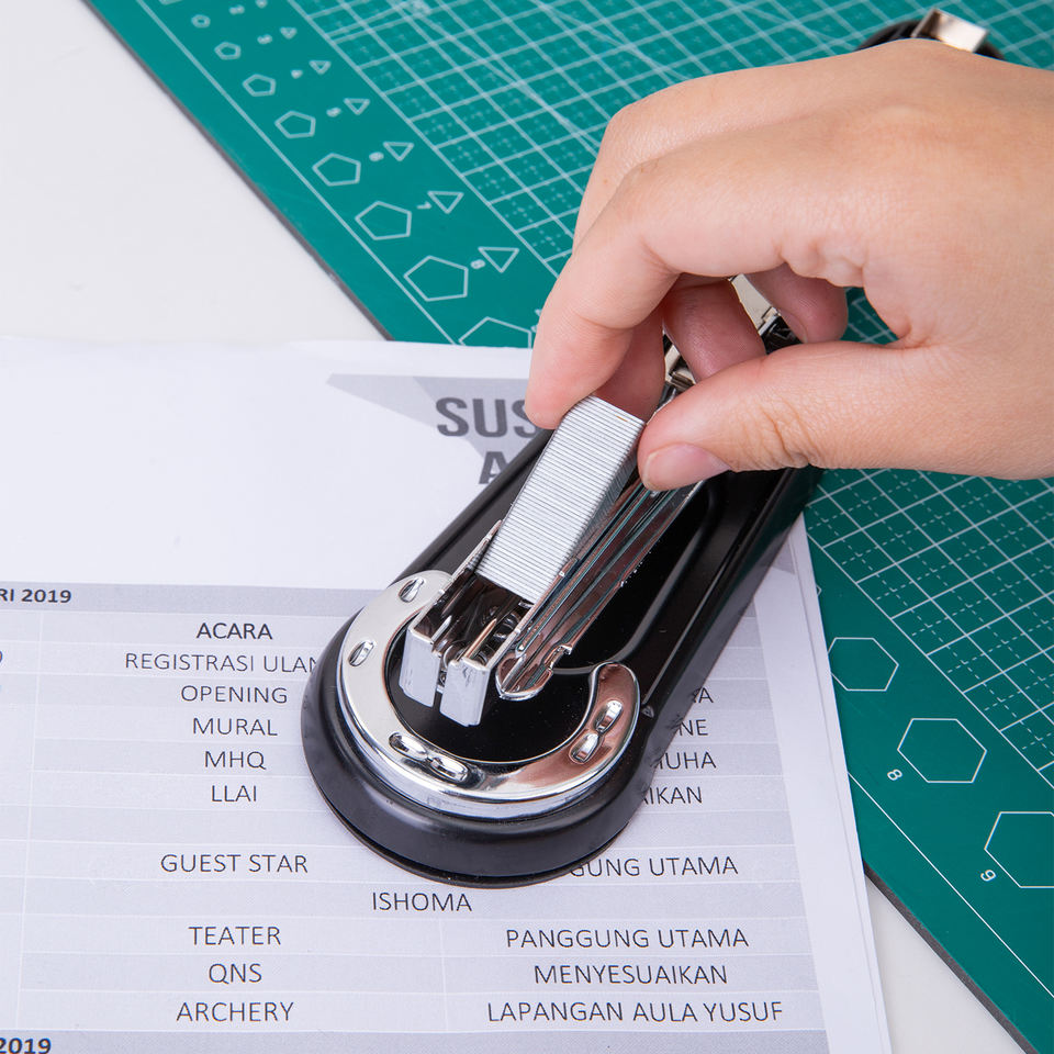 Deli E0333 25sheets Half Strip Stapler, a Cute, Portable and Effortless ...