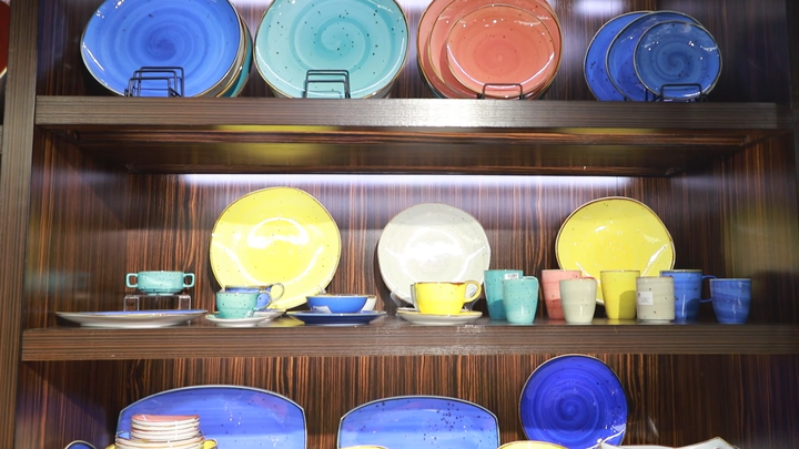 Nordic Ceramic Set - Hand-Painted Dinnerware with Speckles