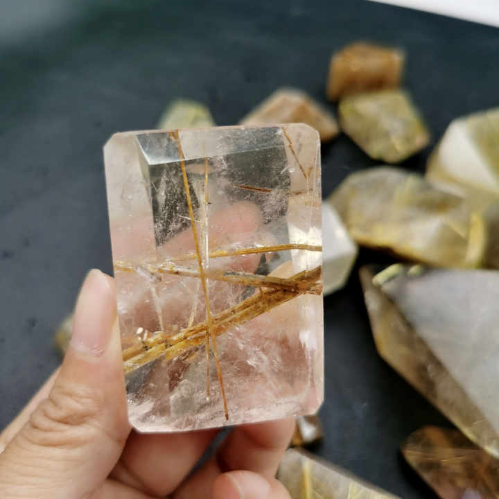 High Quality Natural Gold Rutilated Quartz Healing Stone