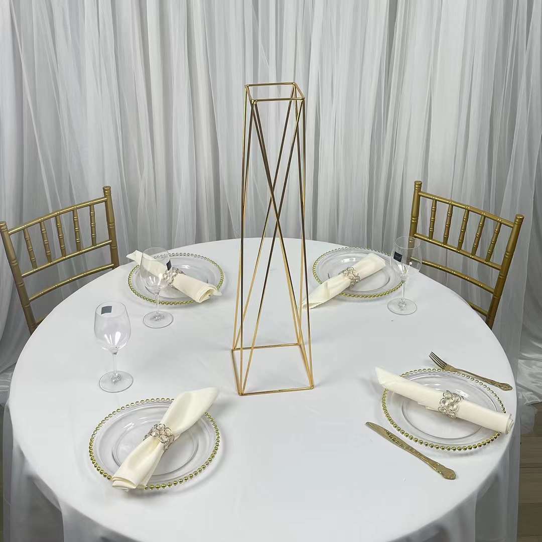 How to Choose the Best Metal Centrepiece Flowers for Your Decor