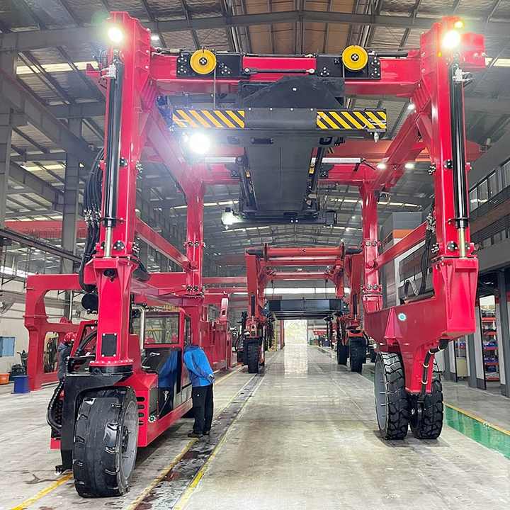 30 Ton Automatic Hook Lift - Multifunctional Straddle Carrier