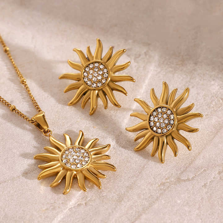 J&D 18k Gold Stainless Steel Sun-Shaped Pendant Necklace