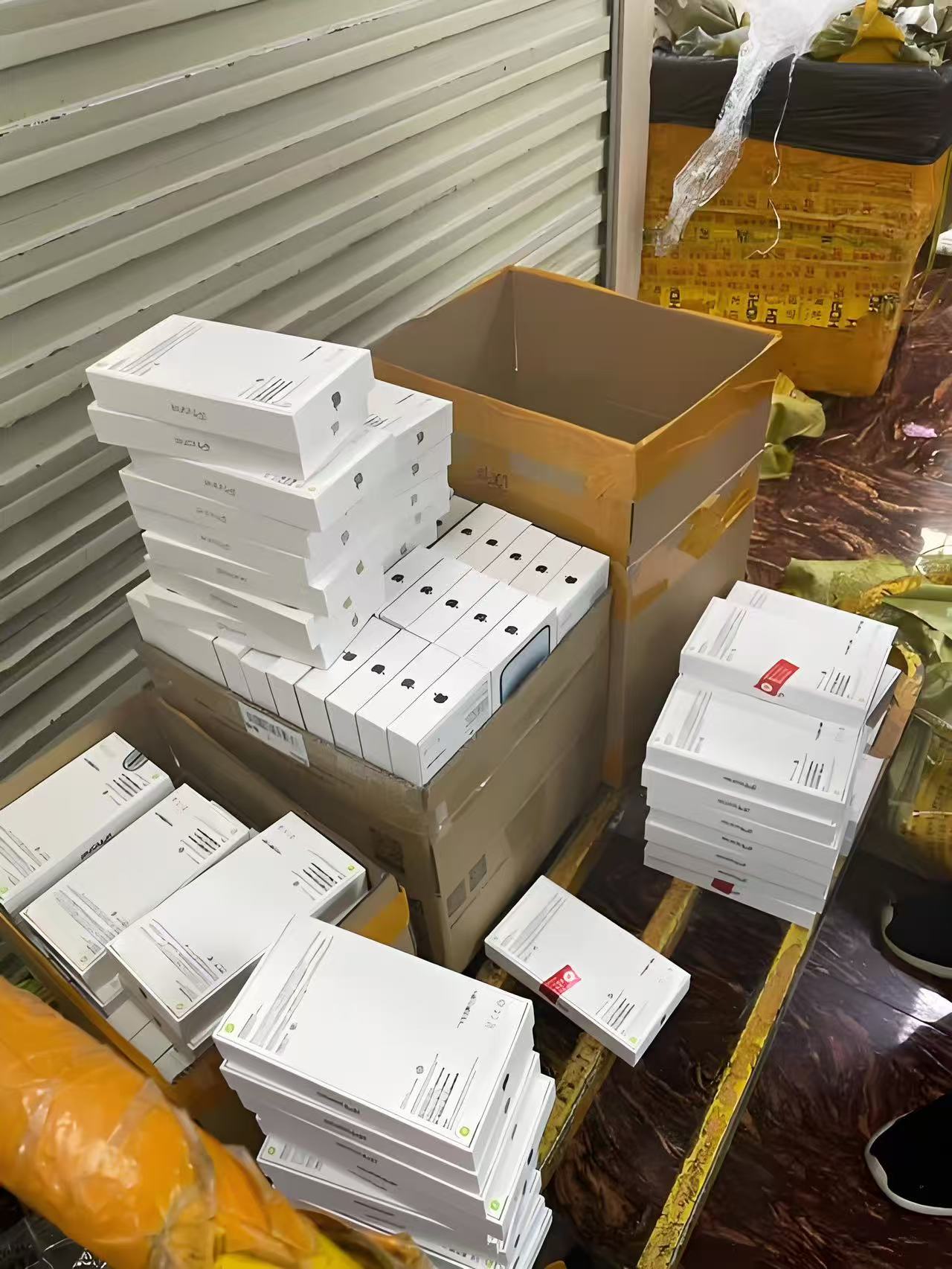 How to Choose iPhones Wholesale in Bulk: A Complete Buyer's Guide