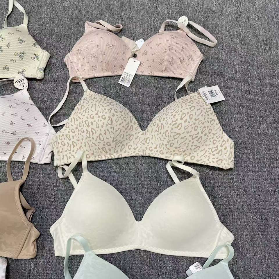 Foreign Branded Stock Shipment Wholesale Comfortable Wireless Bra One ...