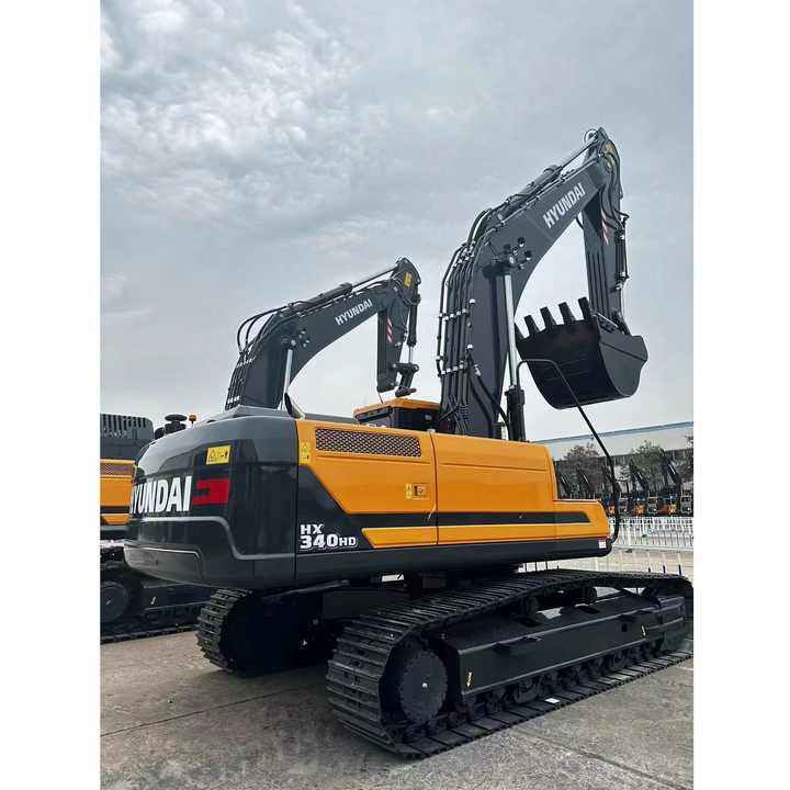 Hyundai HX340HD Crawler Excavator - 33ton with Breaker