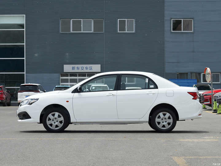 2015 BYD F3 1.5L Manual Gasoline Compact Vehicle with Leather Seats
