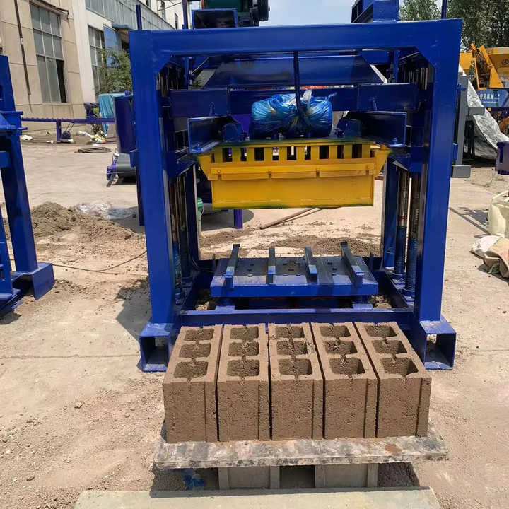 QT4-40 Manual Hollow Interlocking Mobile Brick Making Machine