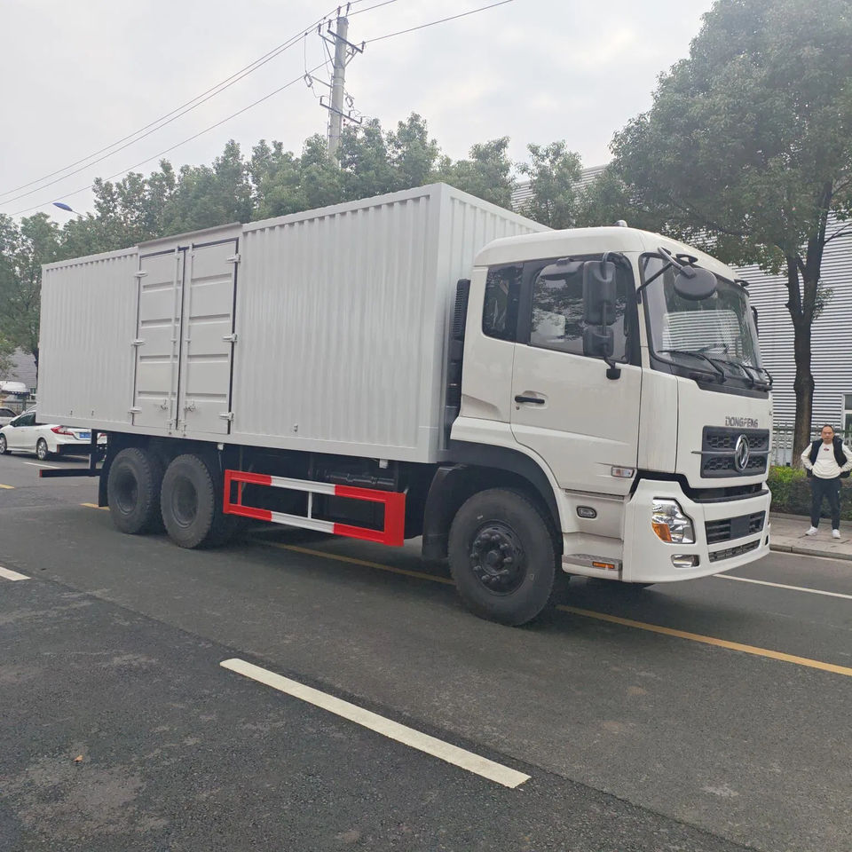 Tianyun Brand 8X4 Fully Sealed Van Light Truck New Yuchai Engine Euro 3 ...