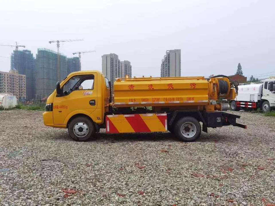Dongfeng Sludge Fecal Sewage Vacuum Truck Sewage Suction Cleaning Truck ...