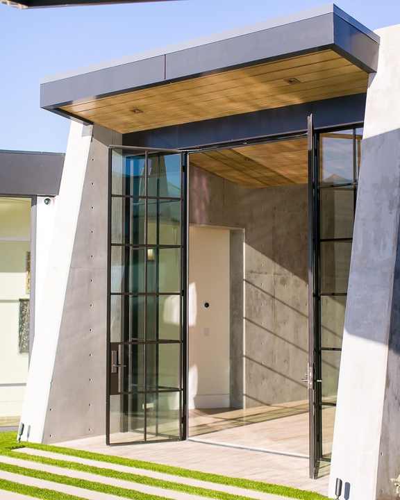 Top Quality Steel Frame Windows with Wrought Iron Designs