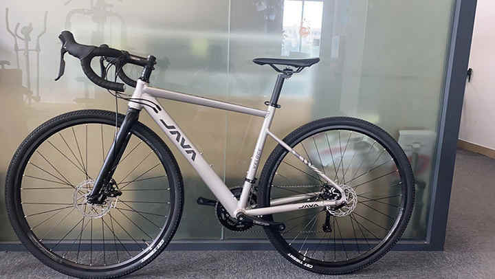 Aluminum 18 Speed Road Bike with Disc Brake & 700c Wheels