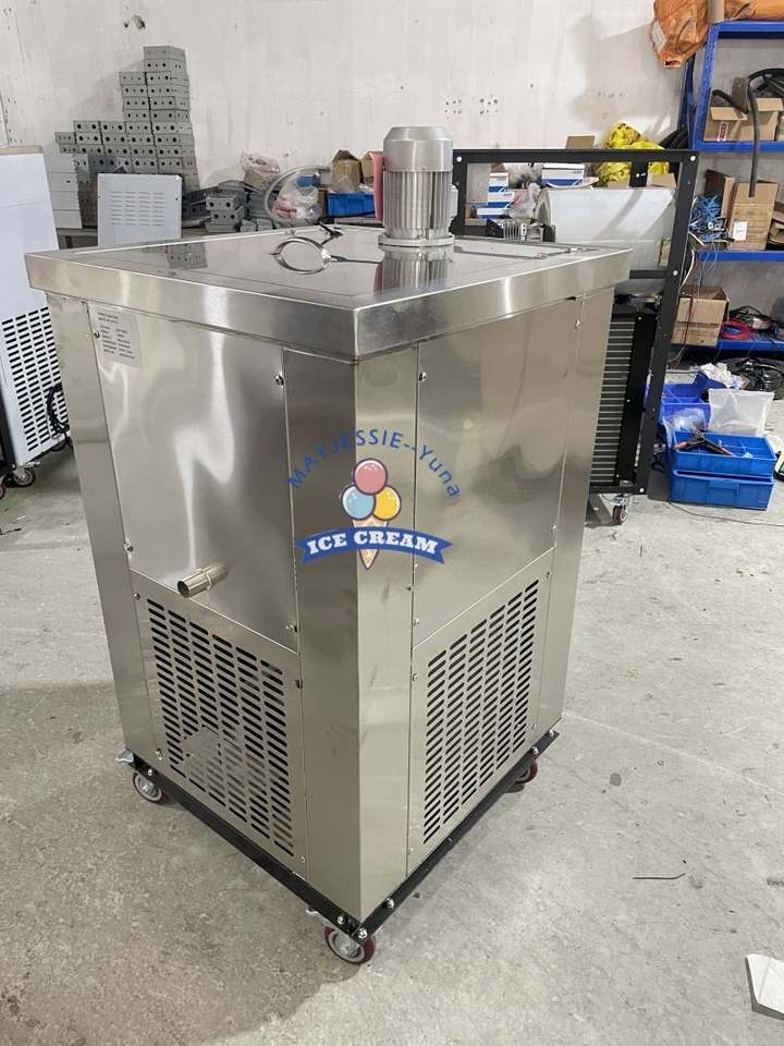 Hign Efficiency BPH 3600 Extrusion Small Milk Bottle/Jelly/ Lolly Ice ...