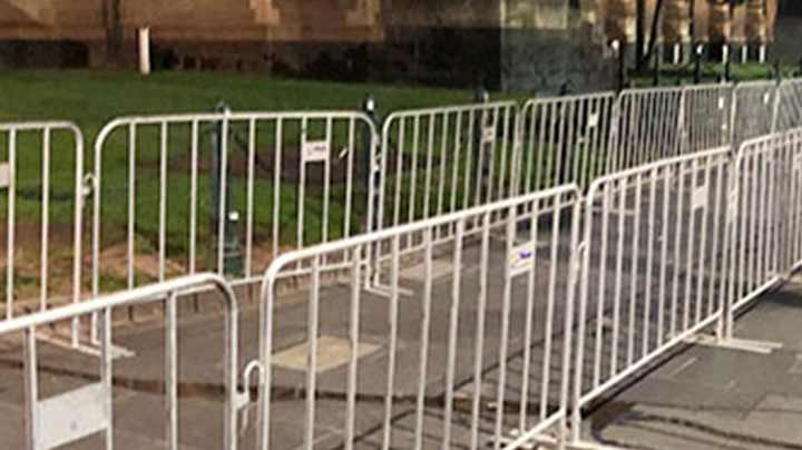 Temporary pedestrian Heavy Duty Crowd Control Steel Barricade Crowd ...