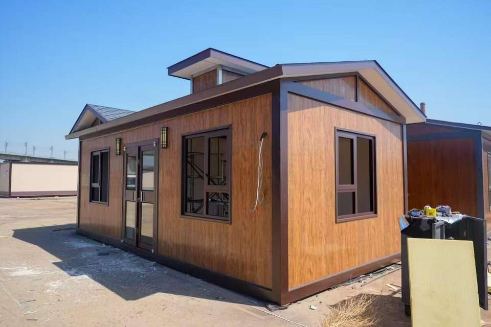 China Luxury 20-40FT Two-Story Prefabricated Modular Container Houses ...