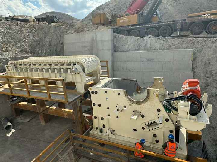 Heavy Duty Apron Feeder for Clay Ore Mining Robust Construction for ...